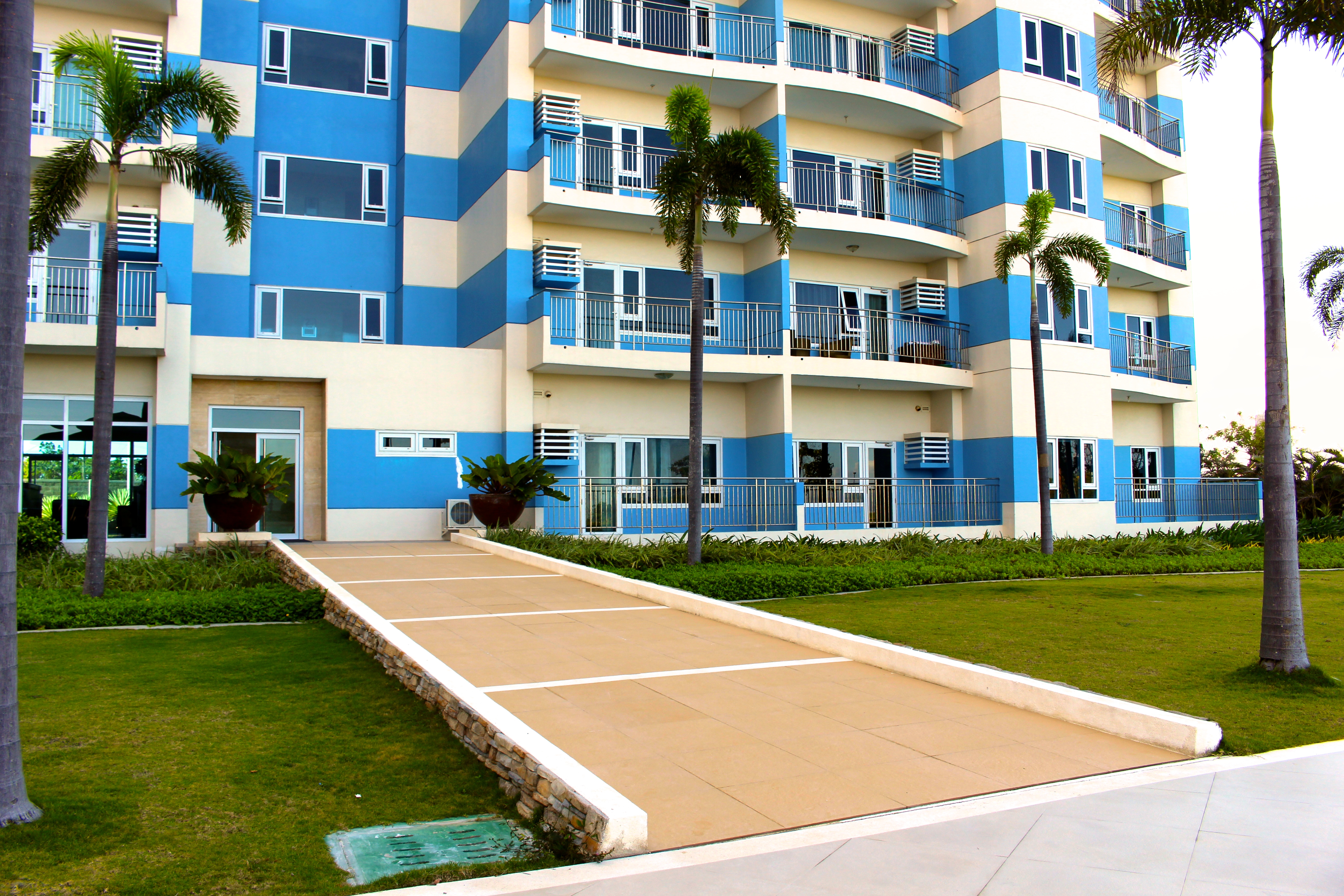 Amisa Private Residences – GROW AND GREEN GARDEN